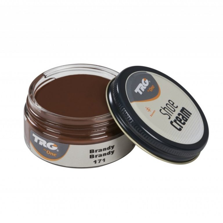 Shoe cream with beeswax, one of the best shoe polishes