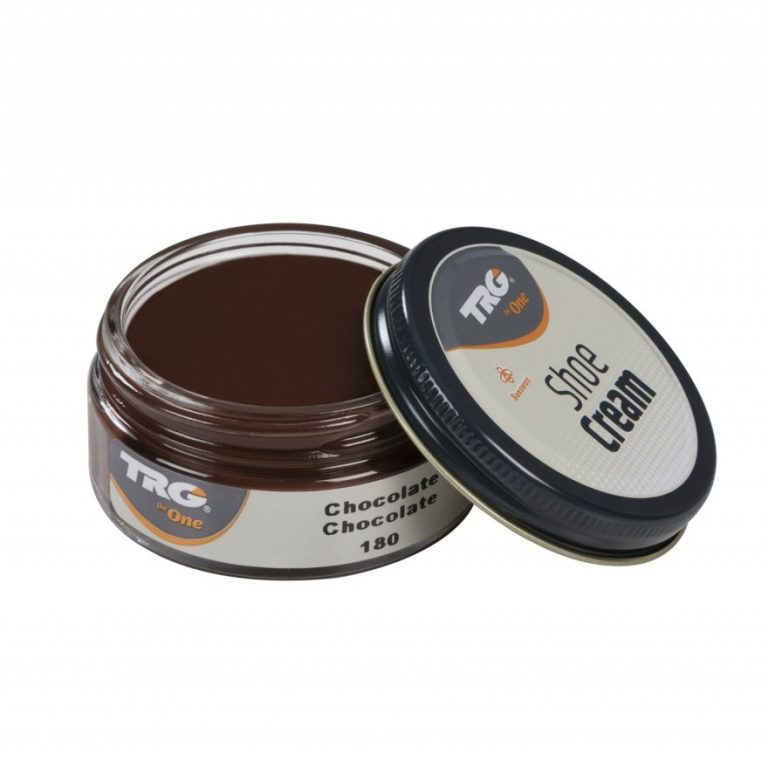 Shoe cream with beeswax, one of the best shoe polishes